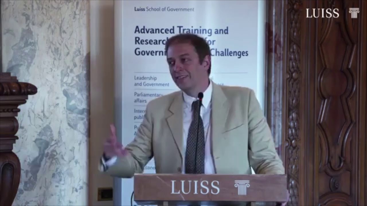 La scienza al servizio della democrazia: Raffaele Marchetti - YouTube