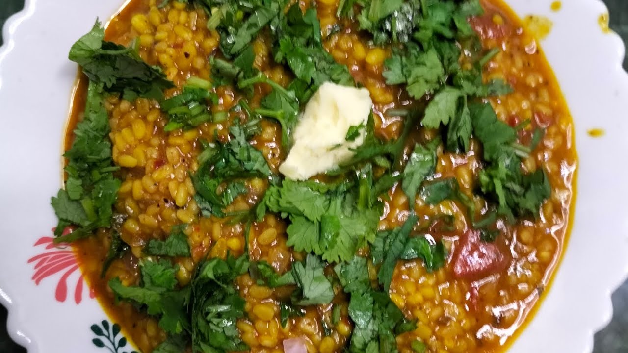 mung ki daal se bane sabji ki recipe - YouTube