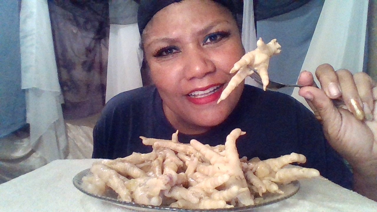 #Mukbang Chicken FEET burping 💋 #valeats #먹방 - YouTube