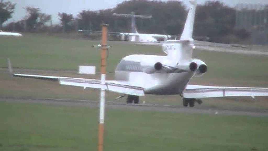 difficult Private Jet Landing on runway 17 With ATC - YouTube