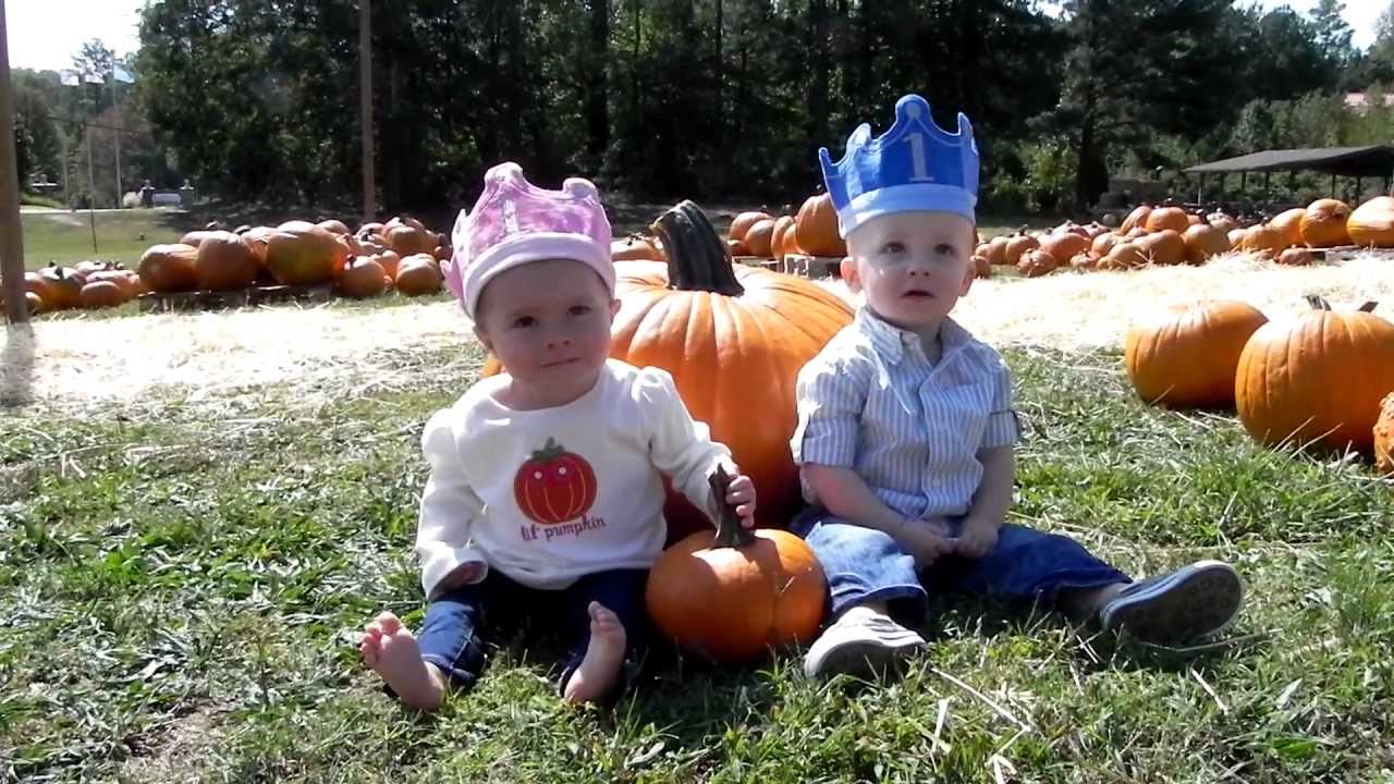 Riley and Robbie - Pumpkin Patch 2011 - YouTube