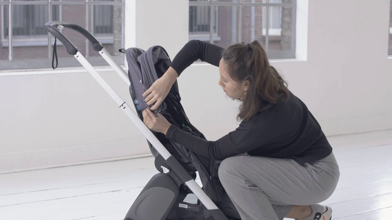 Bugaboo Ant Footmuff | Как зафиксировать конверт-муфту на коляске ...