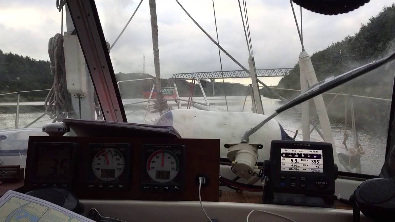 Winga 87 on the Kiel Canal / NOK - YouTube