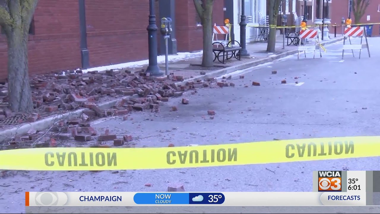 Bricks fall off buiding - YouTube