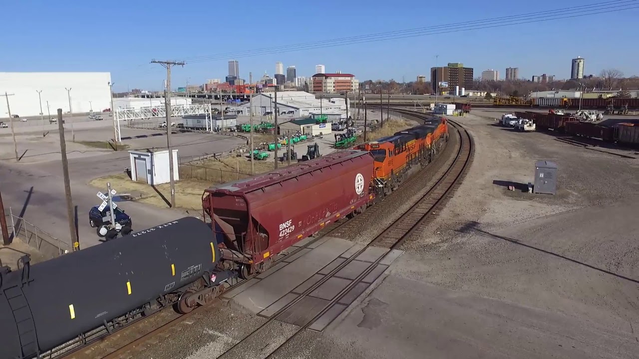 BNSF 5273 - YouTube
