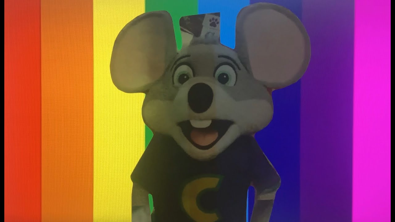 Chuck E. Cheese Plays a Color Guessing Game - YouTube