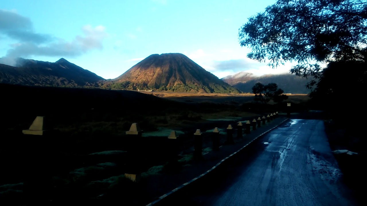 JALAN MENUJU GUNUNG BROMO - YouTube