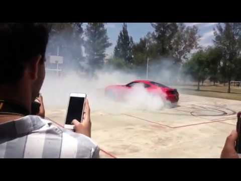 Autos Deportivos y Trocas quemando Llanta // Recopilacion || Ariel ...