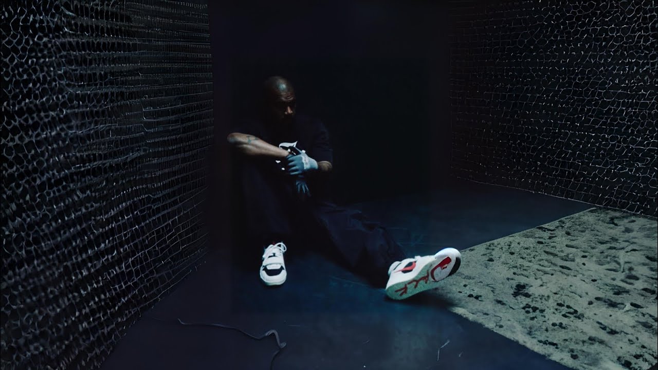 Kanye West - Moon (feat. Don Toliver & Kid Cudi) [Lyric Video] - YouTube