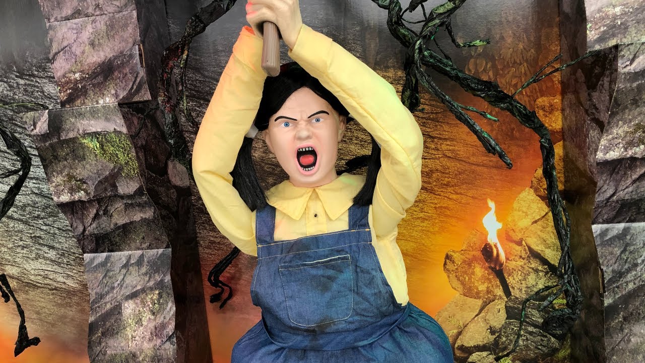 Ellie Hatchet | Spirit Halloween 2020 - YouTube