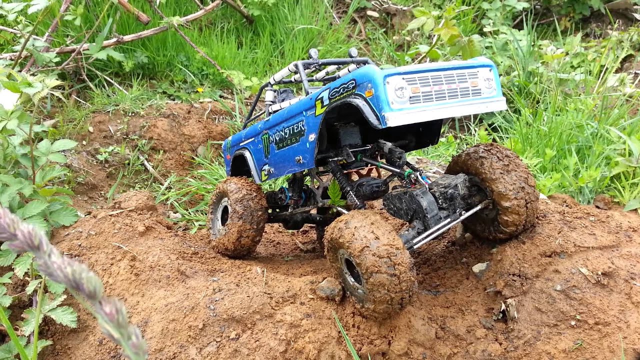 Custom RC Rock Crawler with Snorkle RS10 Rockslide - YouTube