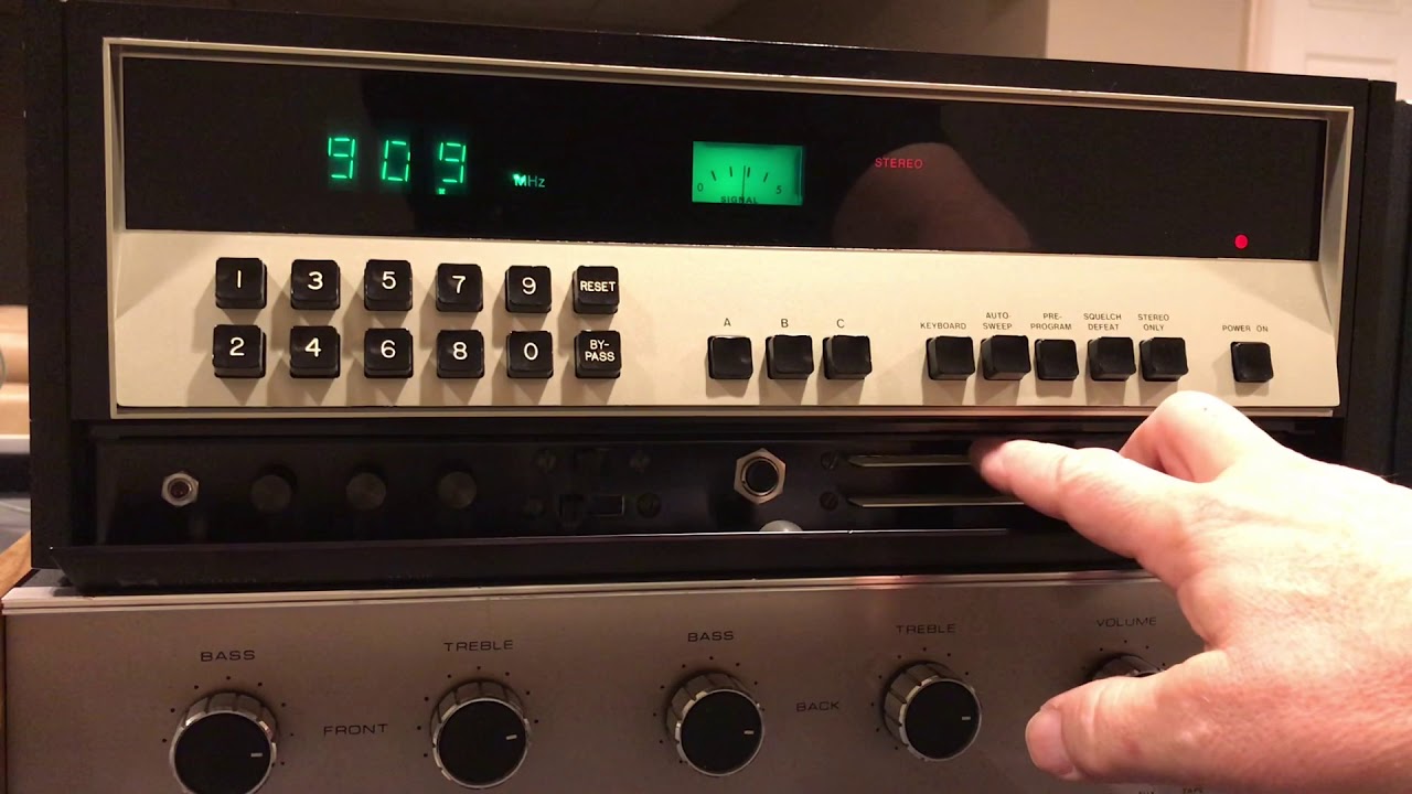 Vintage Heathkit AJ 1510 Digital FM Tuner - YouTube