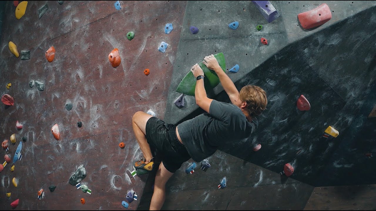 Bouldering - PLEASE help me on this V3 climb! - YouTube