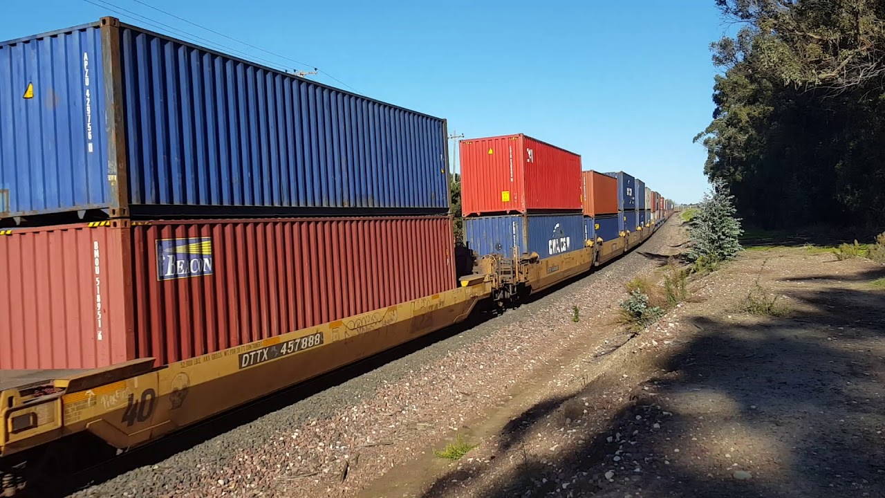 WB BNSF Stacked Containers, San Pablo, CA, 12.03.2017 - YouTube