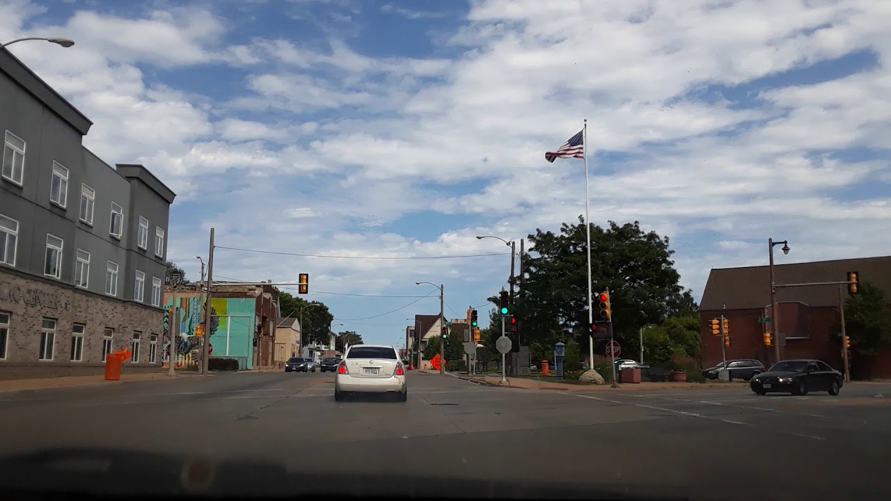Milwaukee Wisconsin - Heart of the Inner City - Center Street East of ...