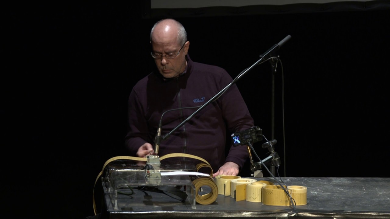 Tom Sora - EINGEFANGENES MONUMENT (für Kurbelspieluhr) - YouTube