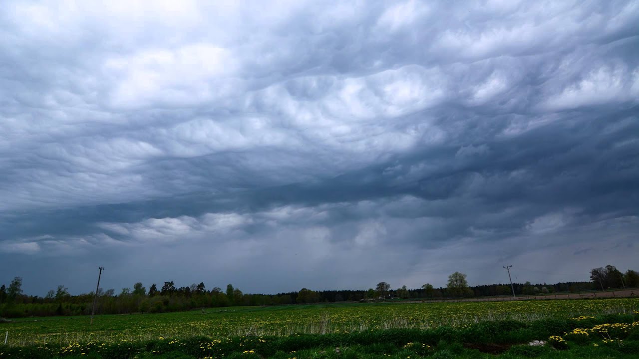 Undulatus Asperatus Clouds Time-lapse 12/05/15 S Sweden - YouTube