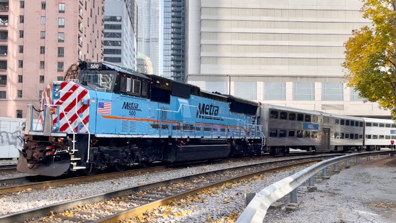 Metra Holiday Train 2024 (Part 3) - YouTube