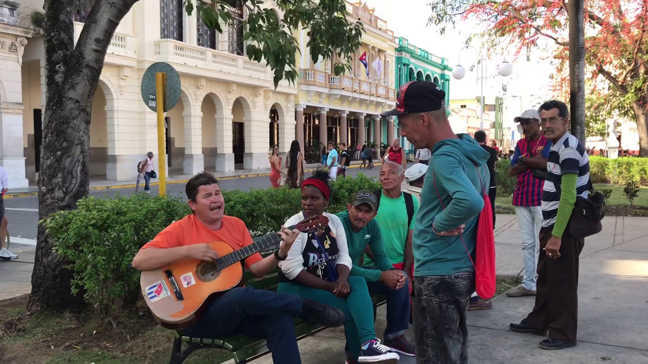 parque leoncio vidal / Cuba santa clara - YouTube