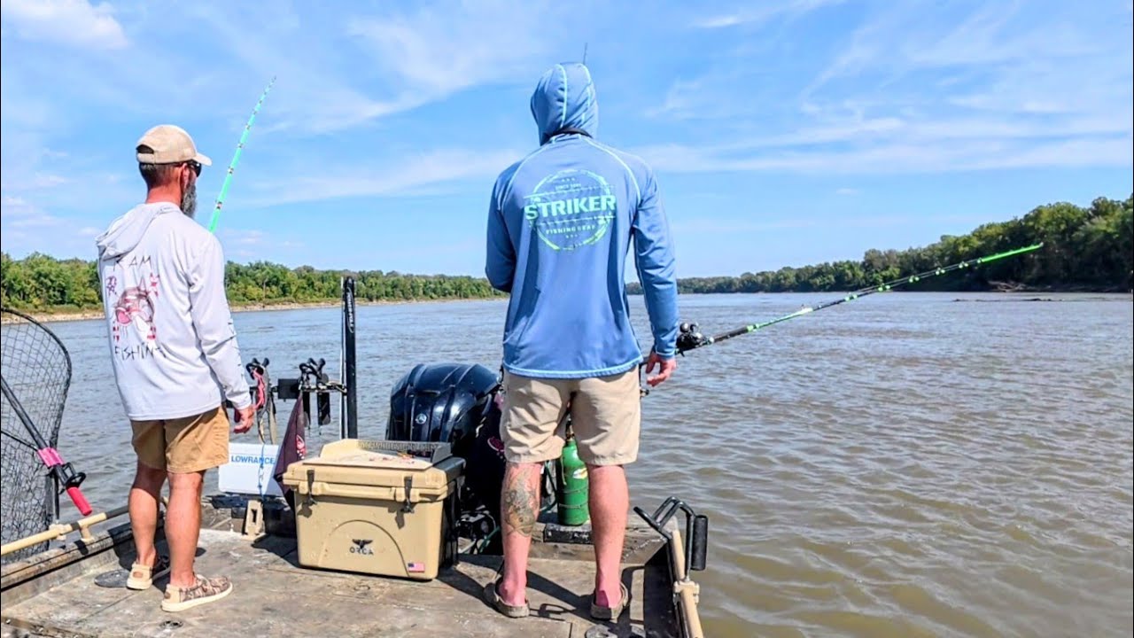 Catching BIG FISH On A MASSIVE RIVER!!! (Alton Catfish Classic) - YouTube