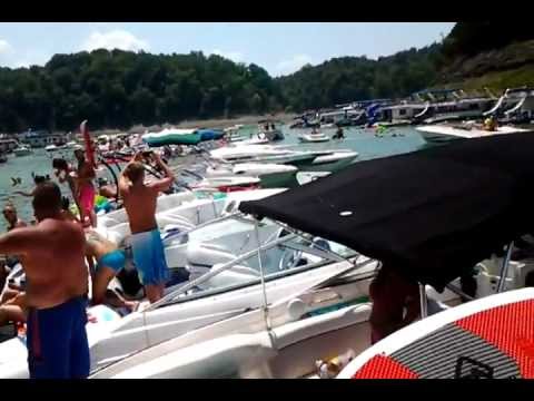 party cove lake cumberland - YouTube