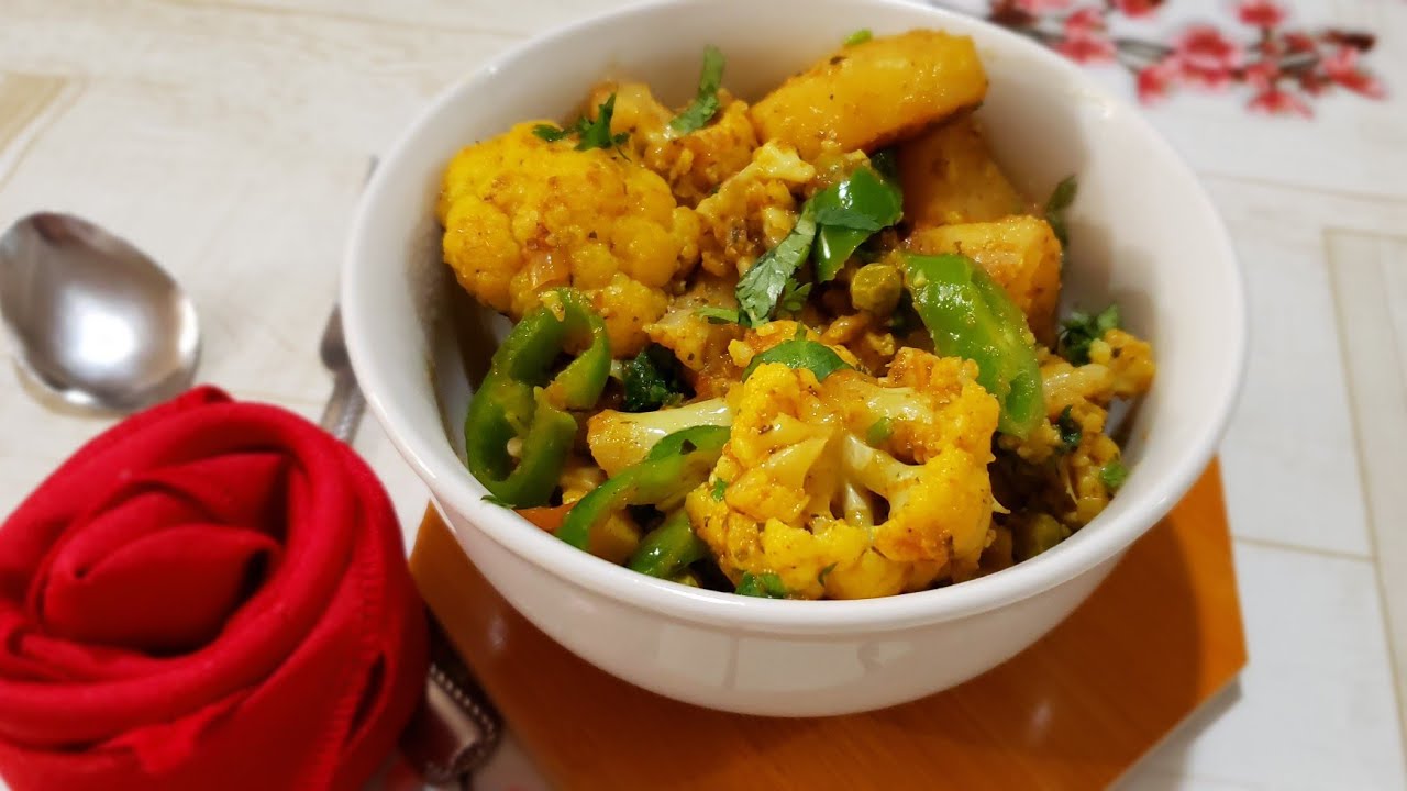 Aloo Gobi Matar ki sabzi | Cauliflower with potatoes | mix vegetable ...