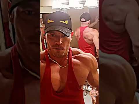 Cocky Alpha Muscle Bro Flexing Shredded Muscles 💪🏽😏 #muscle # ...