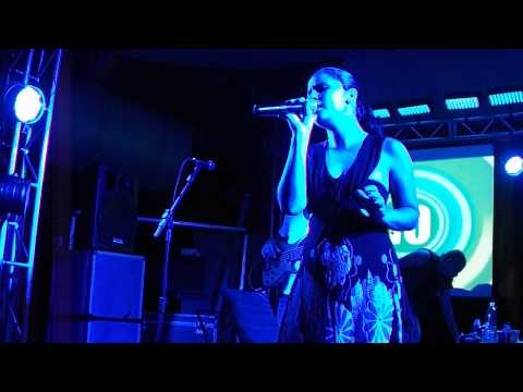 Sheyla Mell no caravela /24/02/2013