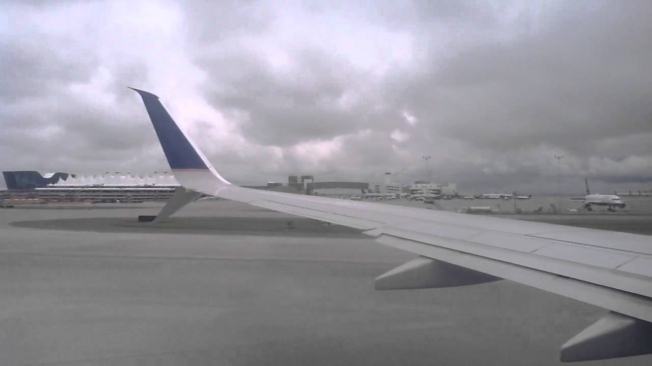 United Airlines Landing Denver - YouTube