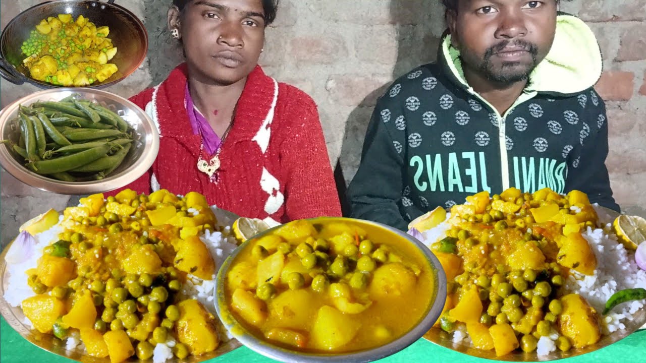 Green Motor Recipe || Spicy Motor Aloo Curry || Eating Show || Village ...