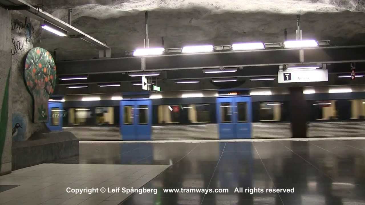 SL Tunnelbana tåg / Metro trains at Tensta station, Stockholm, Sweden ...
