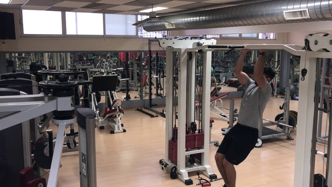 PULL UP BAR CRUNCH - ALESSANDRO MORMILE PERSONAL TRAINER - YouTube