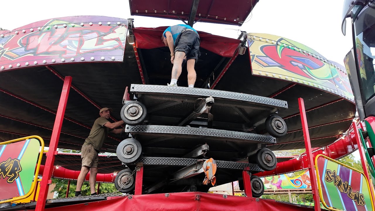 Steven's Fun Fair are in Town! Setting up Eastleigh Fair & The Goonies ...