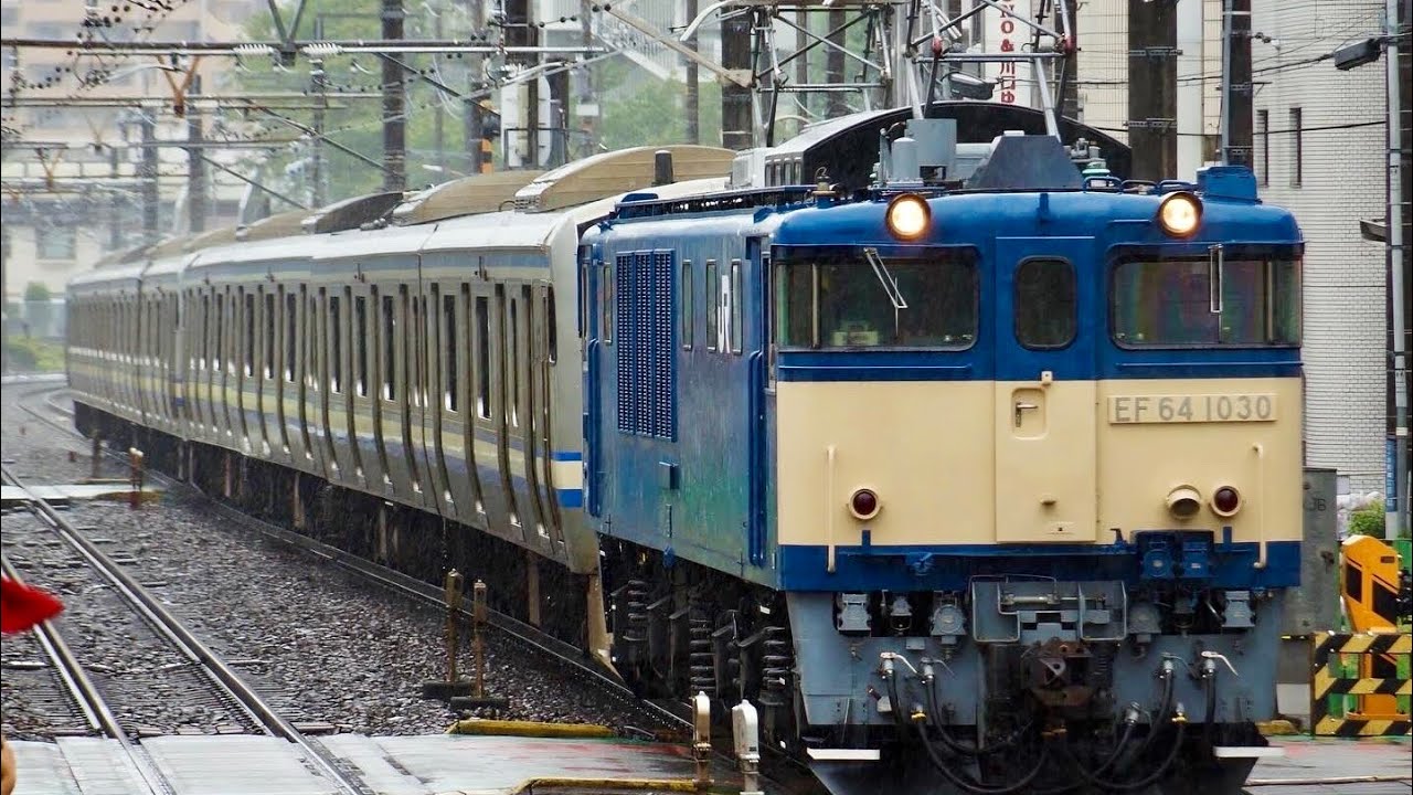 【駅員さんキレる】E217系Y116編成、Y117編成NN廃車回送(EF64-1030牽引) 西八王子駅通過シーン - YouTube