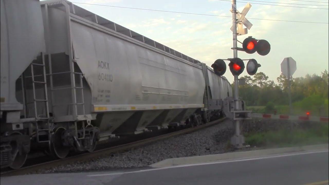 CSX Train meet in waycross ga - YouTube
