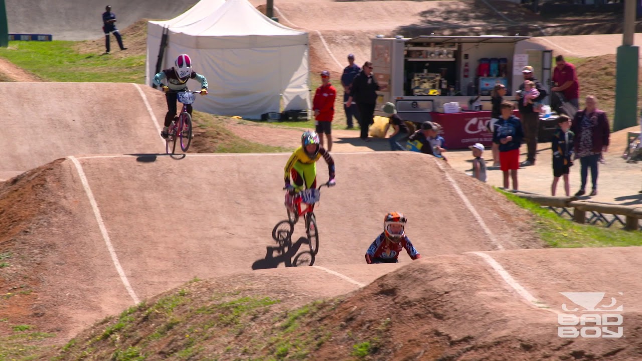 10 & 11 Girl's FINAL: Stage 7, Canberra BMX Club - YouTube