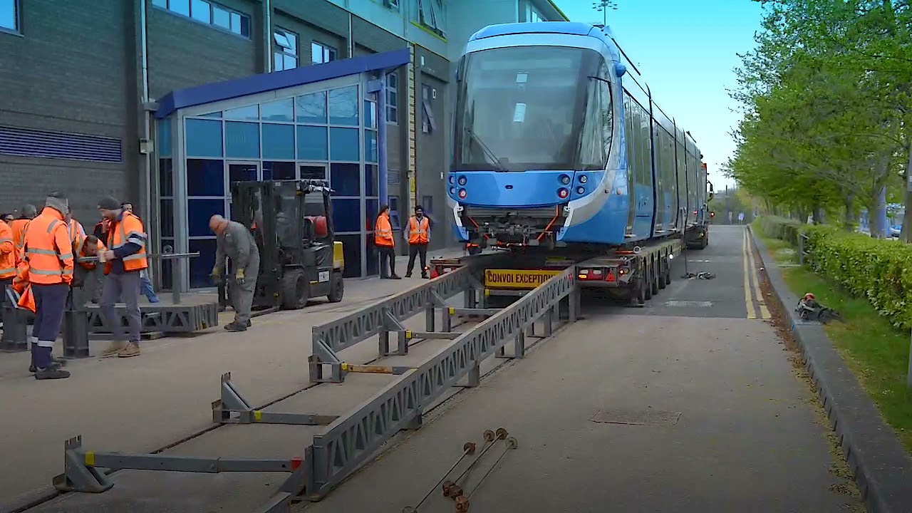 Arrival of a new West Midlands Metro tram at Wednesbury depot - YouTube