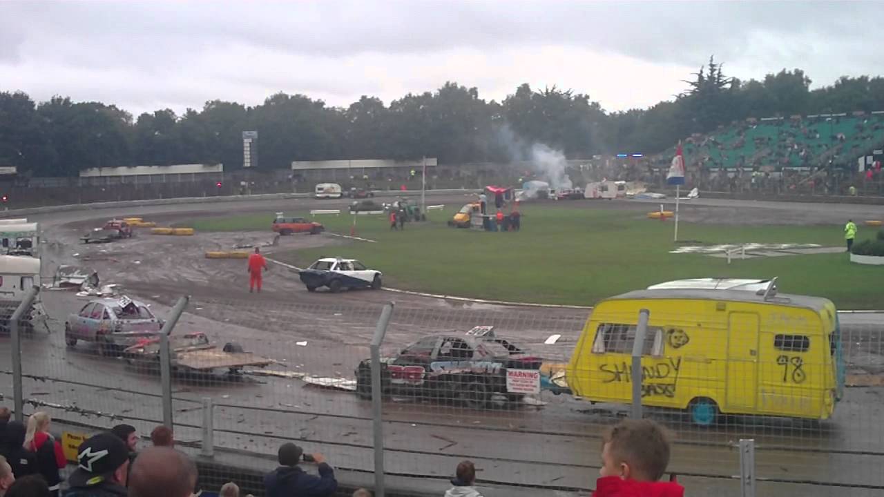 CARAVAN RACING IPSWICH 31/08/2015 - YouTube