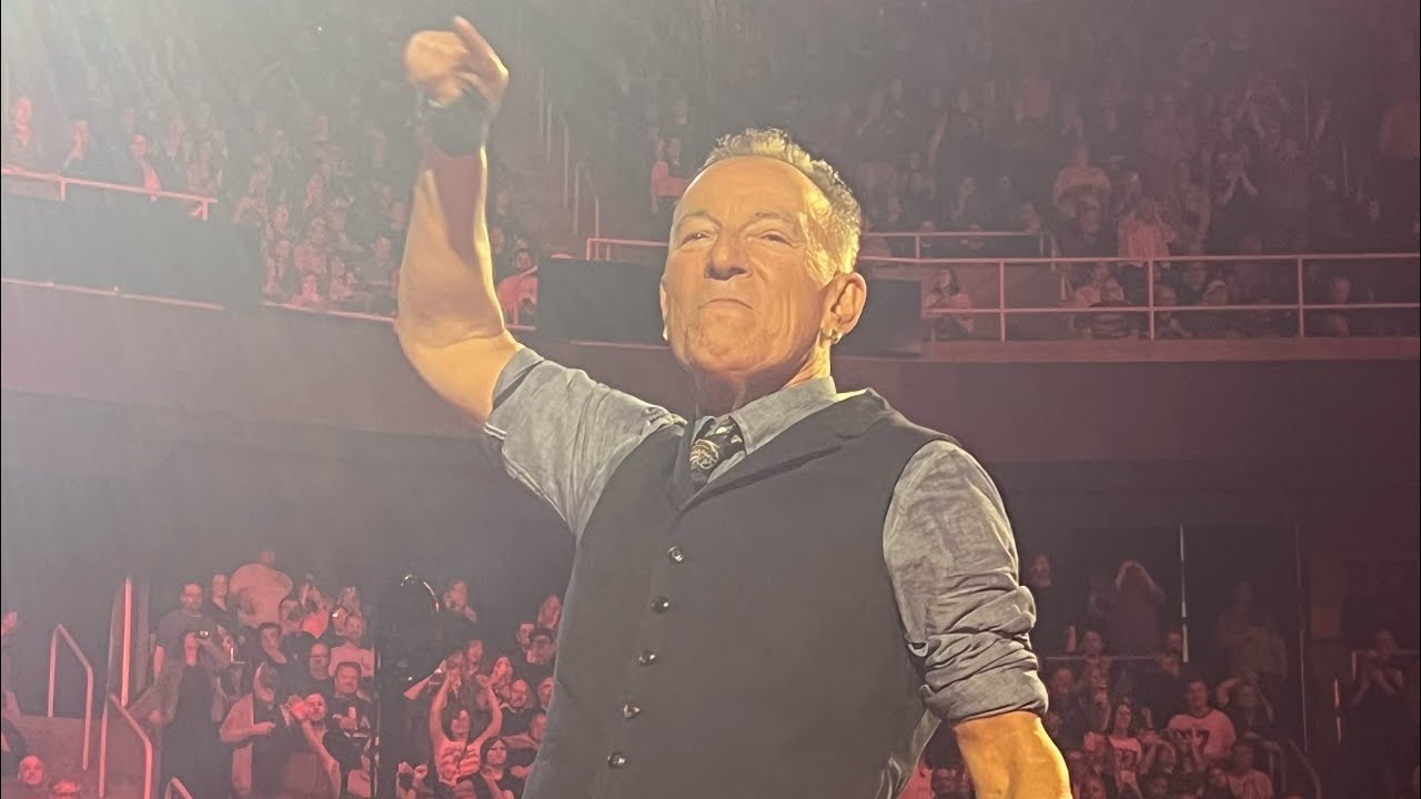 BRUCE SPRINGSTEEN AND THE E STREET BAND BADLANDS MVP ARENA ALBANY NY 4 ...