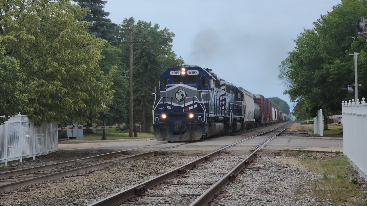 LSRC 6305 & LSRC 6302 Southbound Birch Run - YouTube