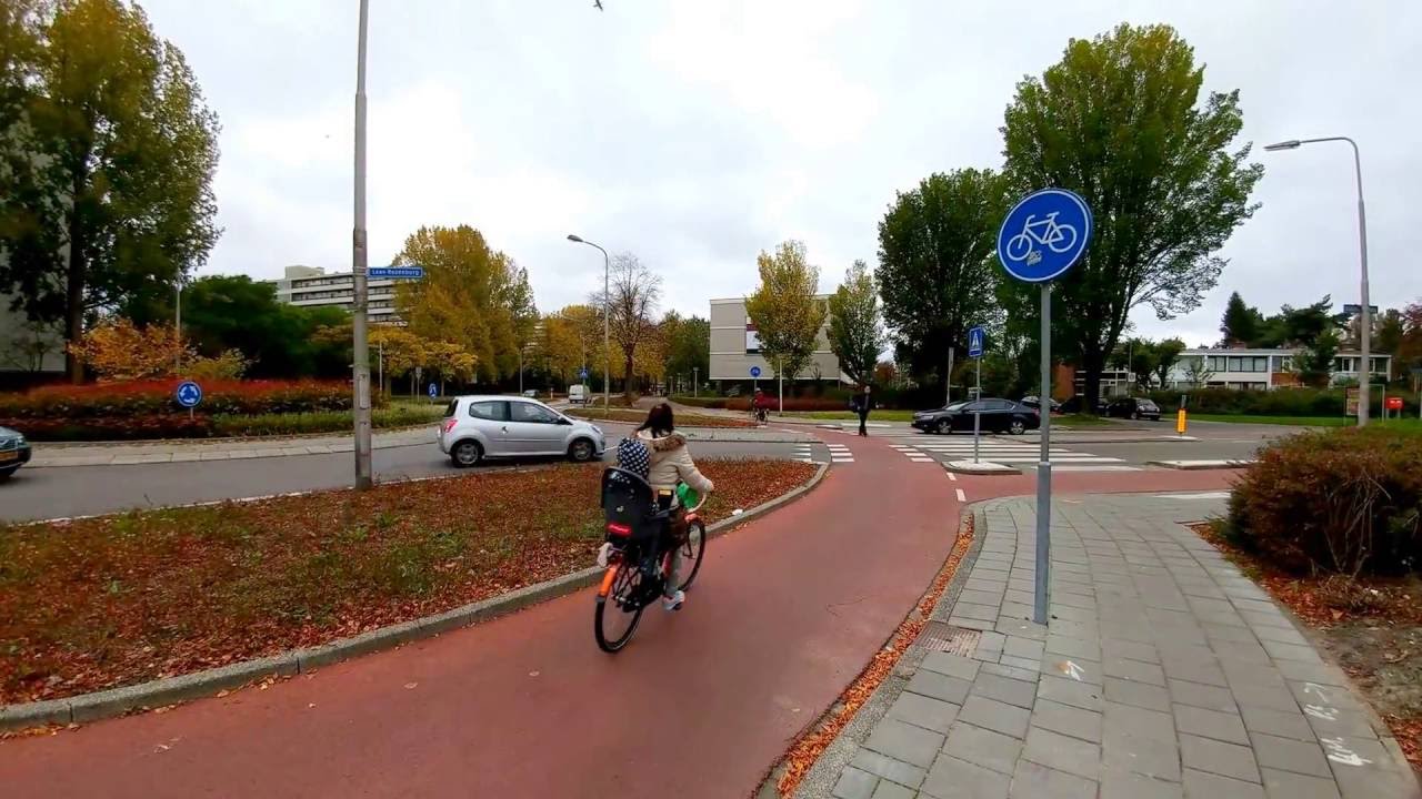 Bicycle Priority at Dutch Roundabout - YouTube