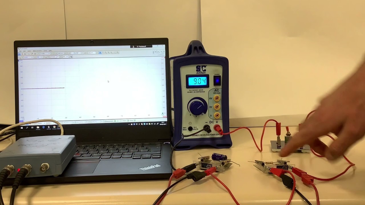 Capacitor charging with oscilloscope trace - YouTube