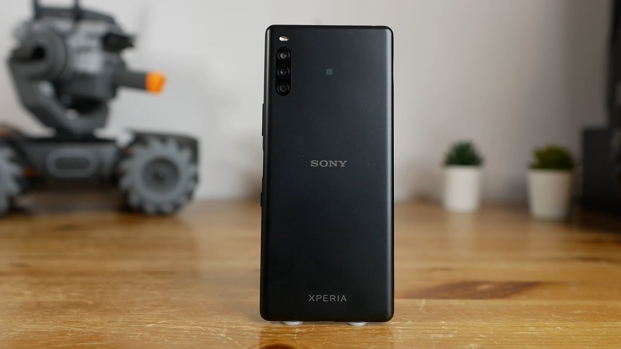 Sony Xperia L4 unboxing and hands on - YouTube