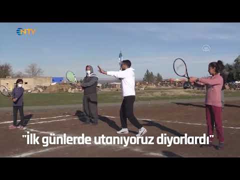 NTV | Şanlıurfalı köylüler toprak kortta tenis oynuyor