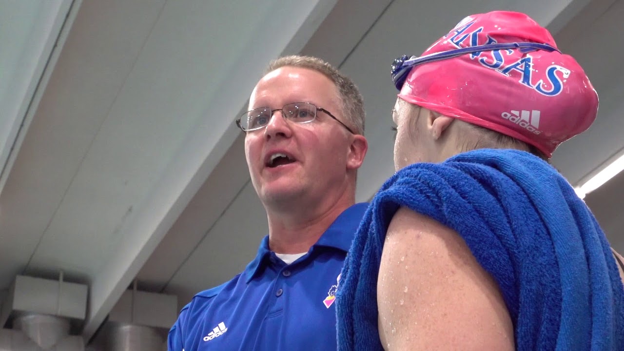 Jayhawks break even in double dual against Bears and Coyotes // 10.21. ...