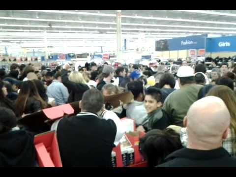 Black Friday video game section at Walmart. Craziness - YouTube