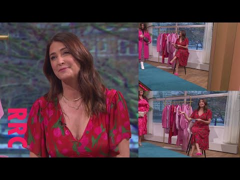 Lisa Snowdon @pink bowed slingbacks shoe-zoom and rose print dress