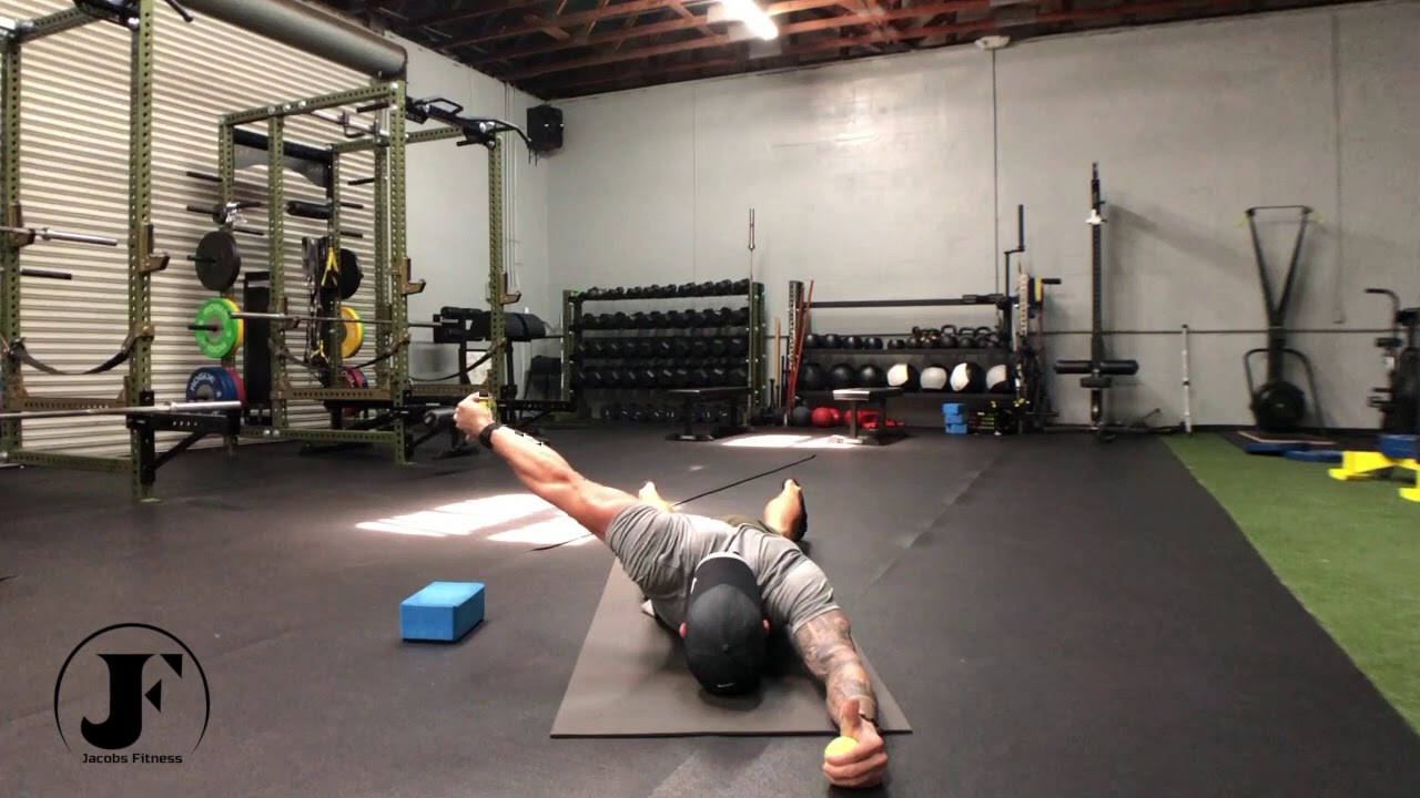 Single Arm Prone Shoulder CARs Tutorial - YouTube