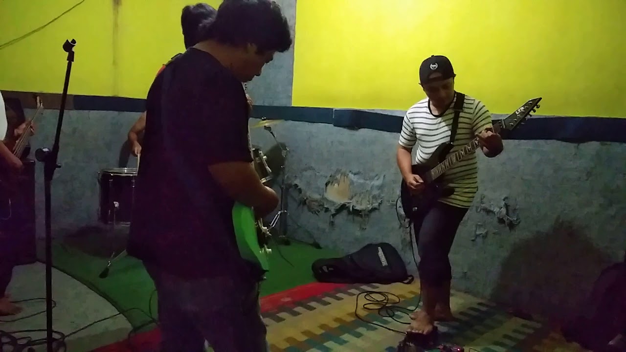 Rock band stretching - YouTube