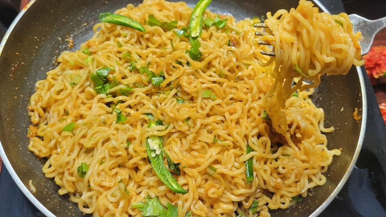 Chilli Garlic Maggie 😋 | Noodles 🍜 Recipe | Glow Forever - YouTube